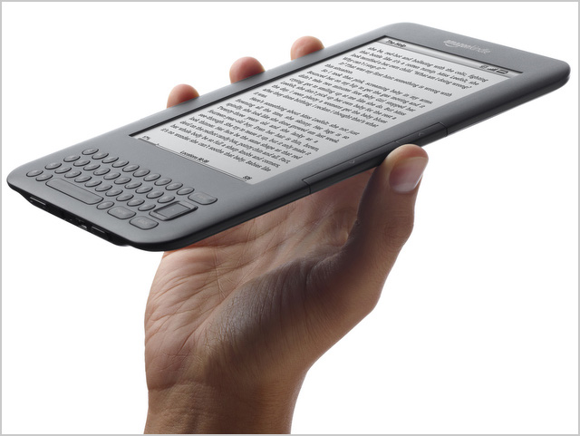 Weighing the environmental costs: Buy an eReader, or a shelf of books ...